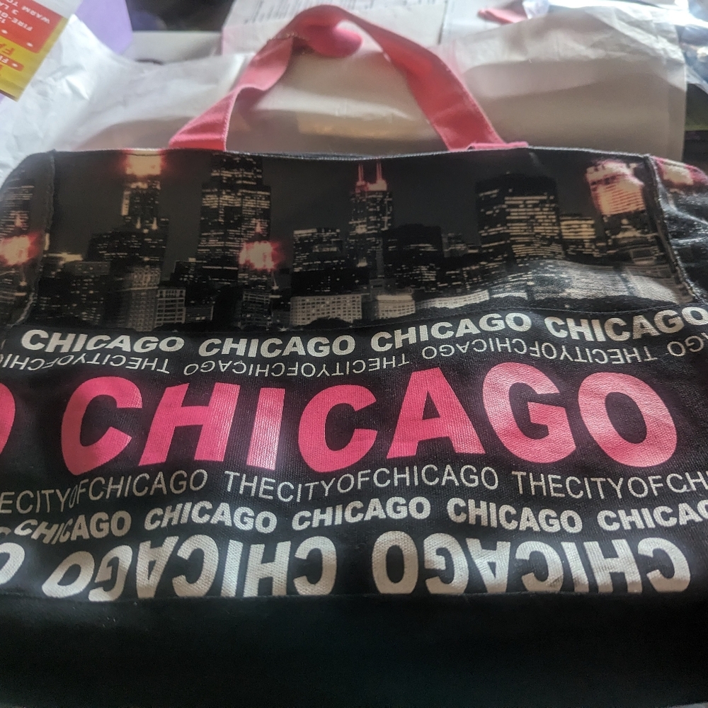 Robin Ruth- Chicago Skyline Tote And Trifold Wallet. … - Gem